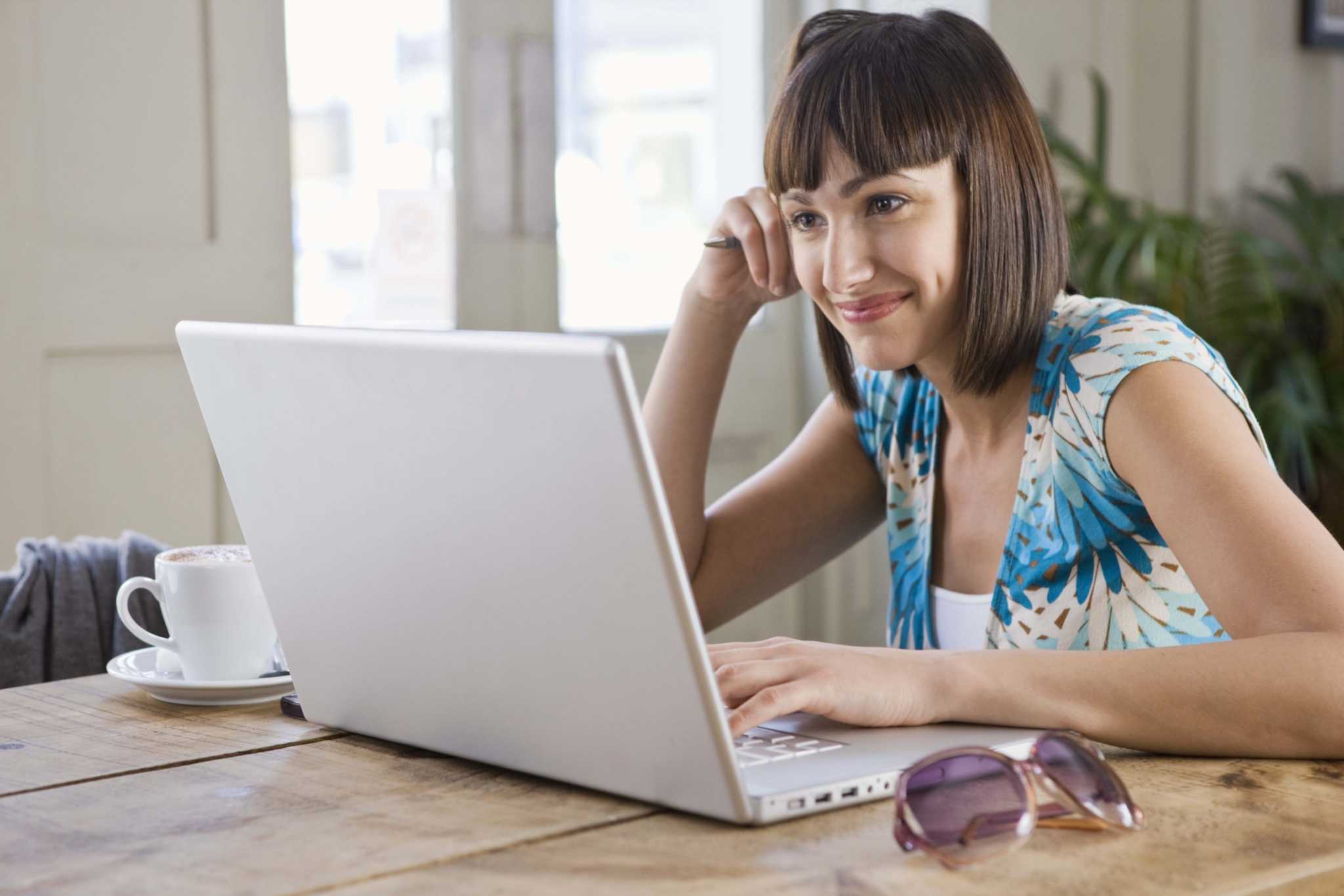 What Does a Fashion Magazine Columnist Earn?