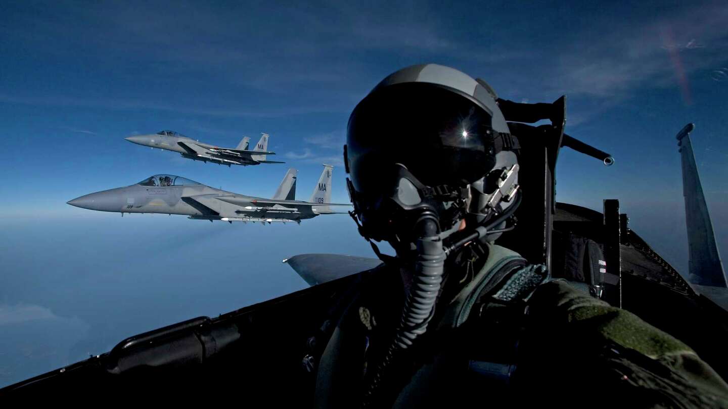Fighter Pilot: Salary, Requirements and Job Description
