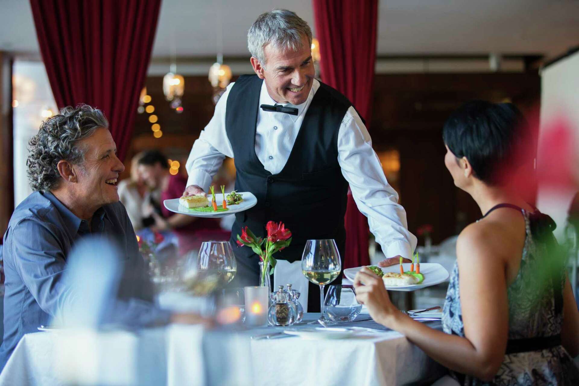 How to Become a Food Runner: Job Description and Salary