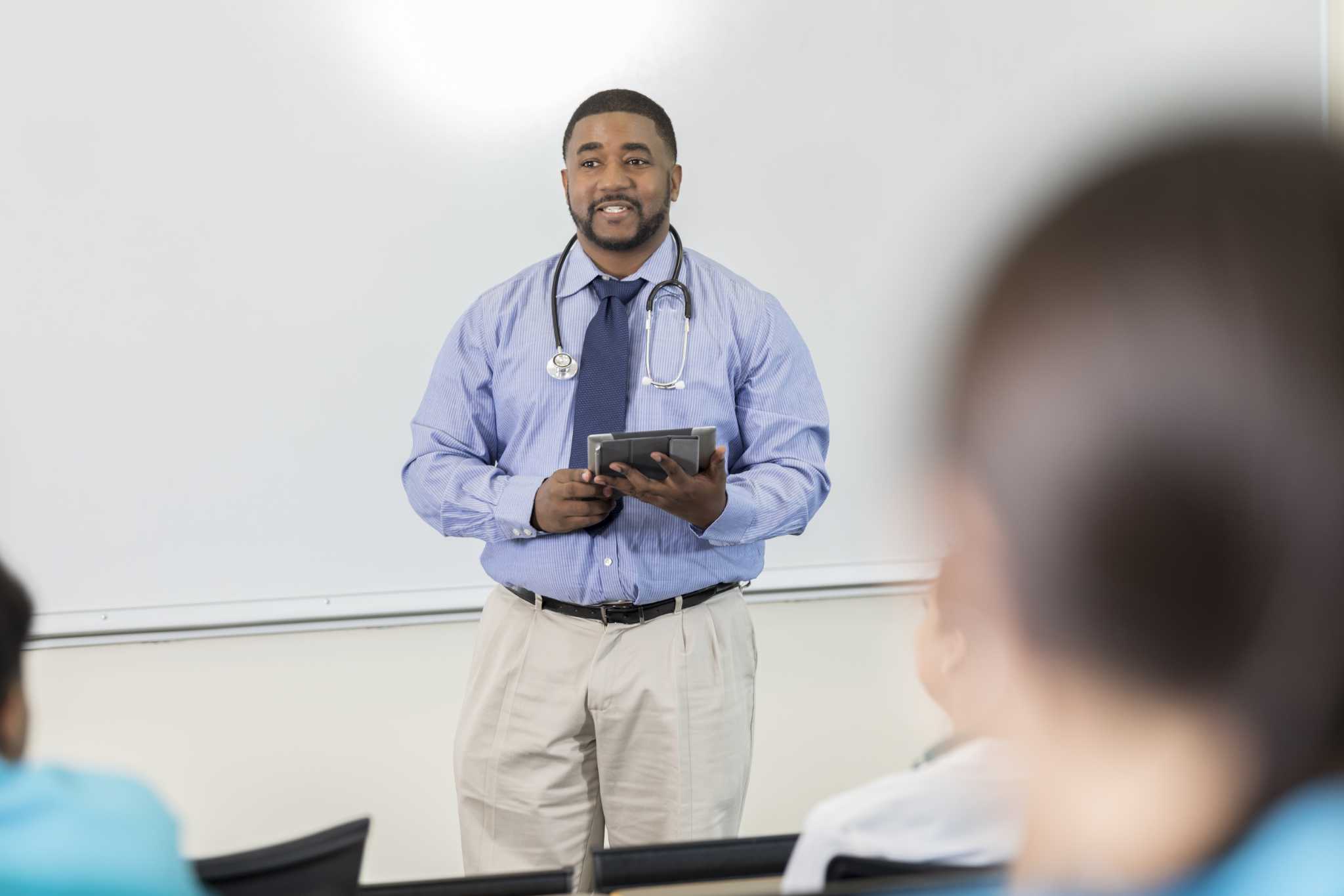 Community College Professor: Average Salary by Field and Location