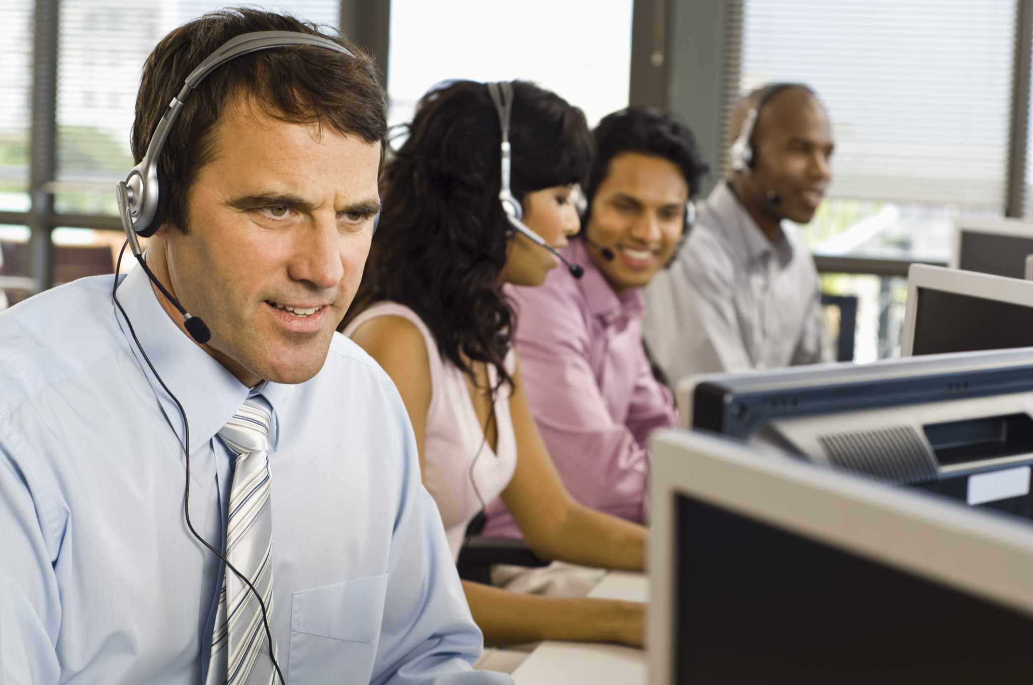 How to Identify Employee Performance Gaps in Call Center Agent Performance