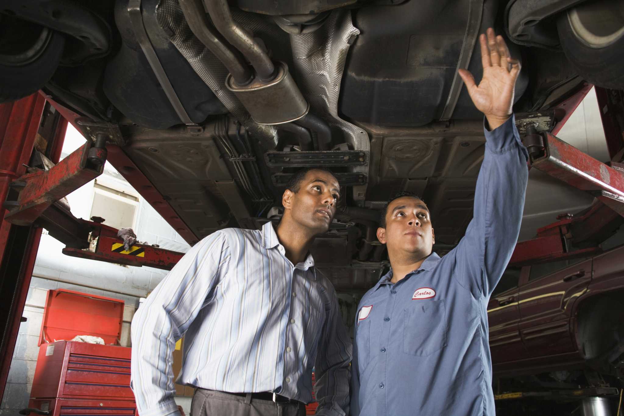 Job Description of an Automotive Maintenance Mechanic