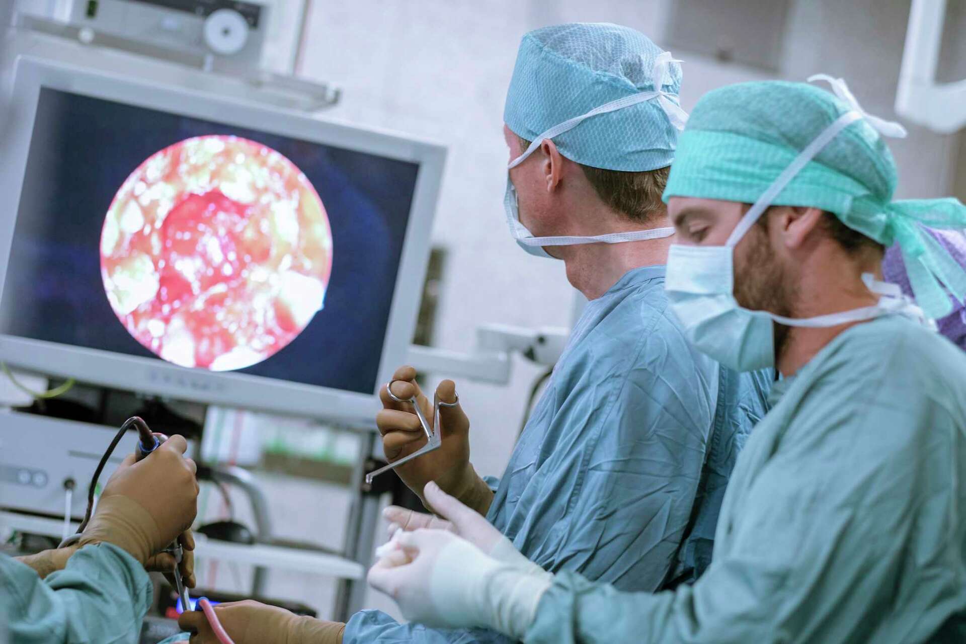 What Is the Job Outlook for a Neurosurgeon?