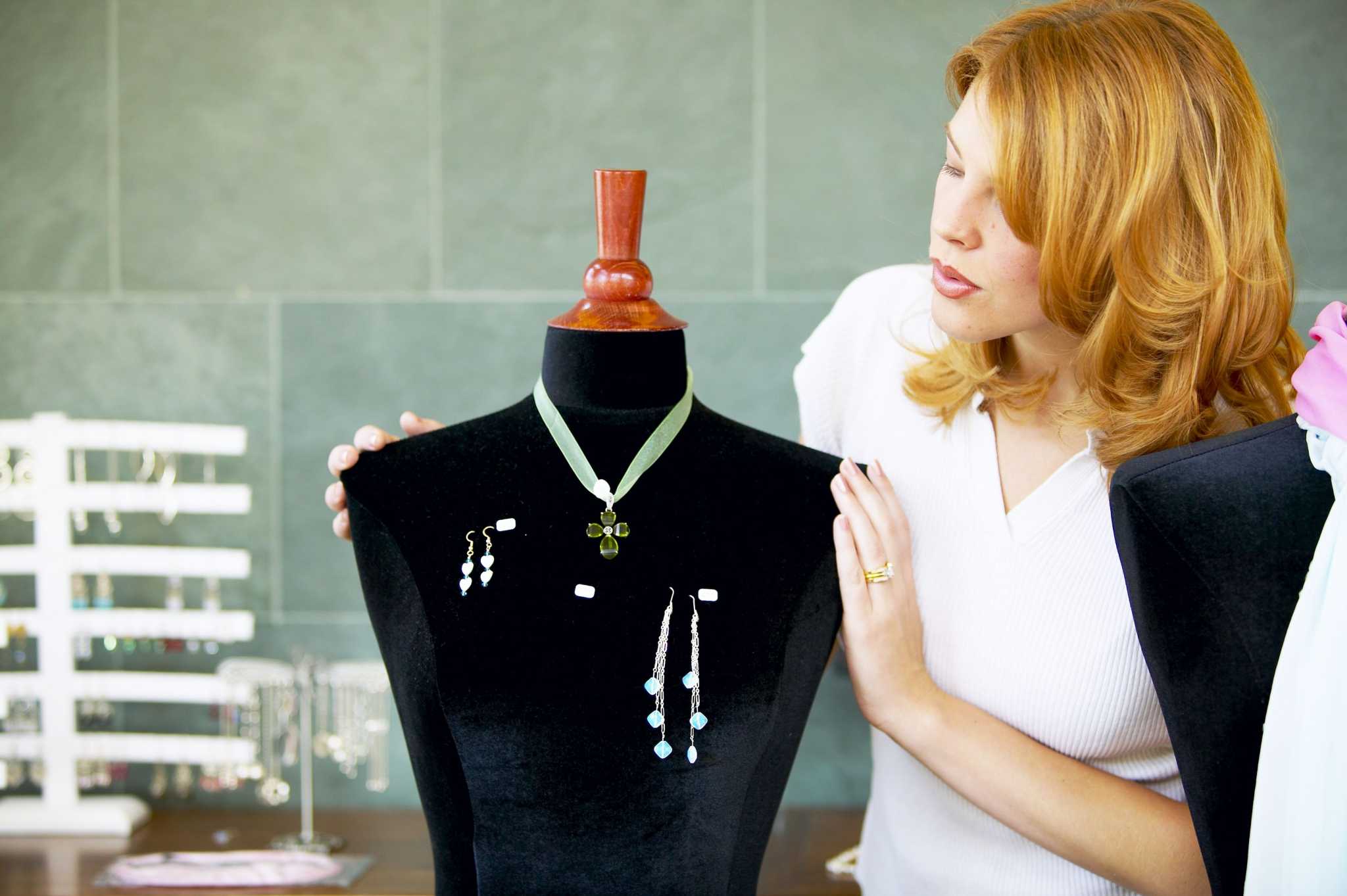 Job Responsibilities of an Accessories Designer