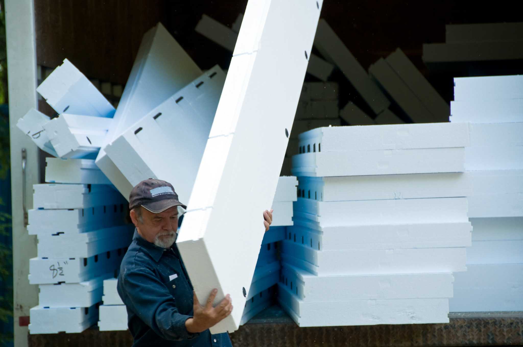 The Job Responsibilities of a Flooring Salesman