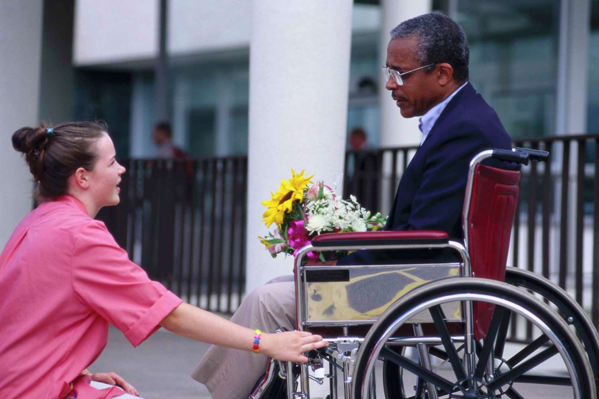 How to Get a Job Working at a Hospital if You're Only 18