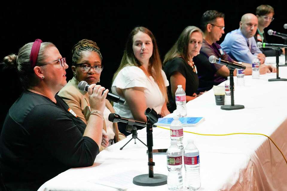 HISD 2 years after takeover news: Latest on staff exodus, school gains