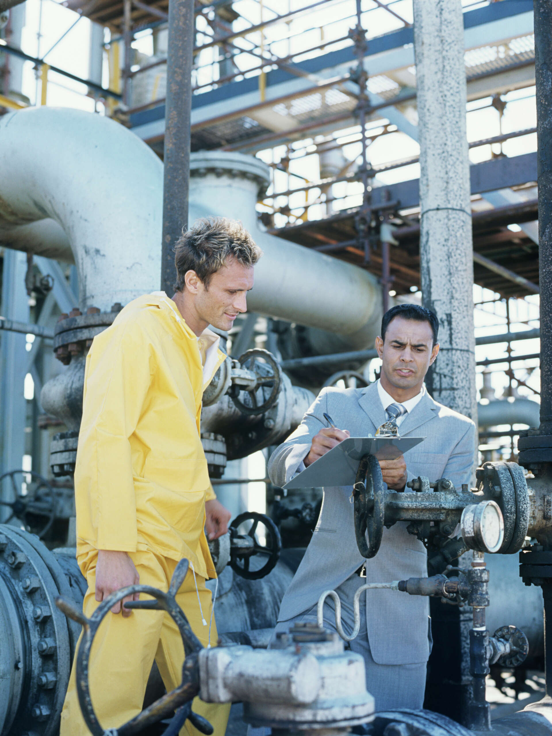 What Kind of Work Environments Do Mechanical Engineers Deal With?