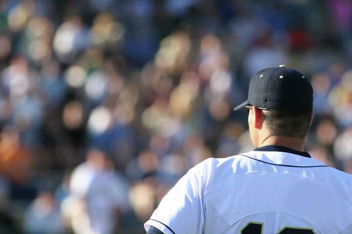How Much Do Major League Baseball Coaches Make?