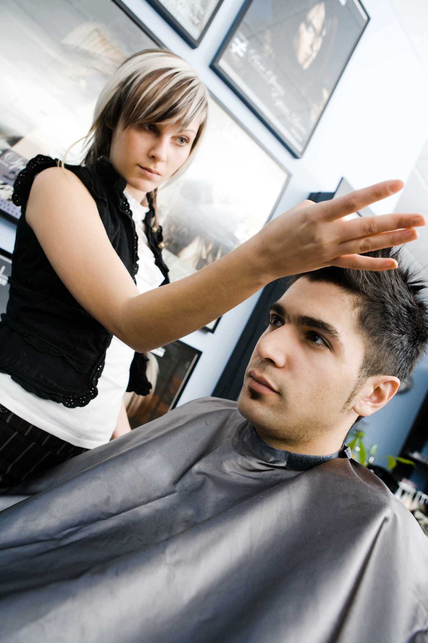 How Much Does a Master Stylist Make?