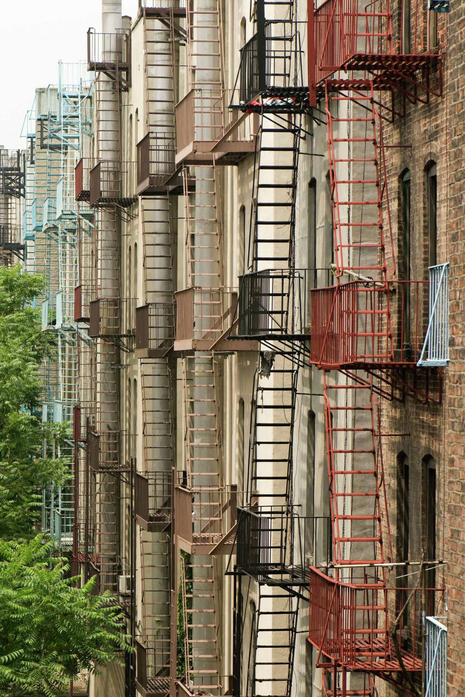 How Much Money Do You Make If You Own an Apartment Complex?