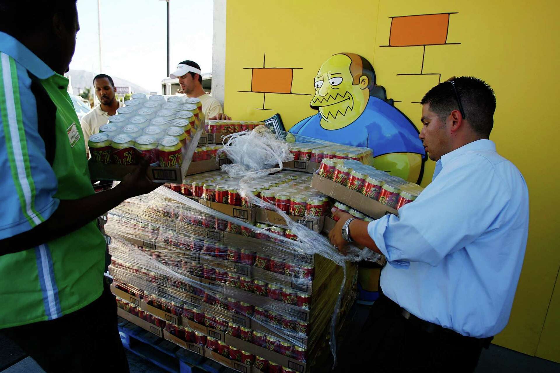 How Much Salary Does an Assistant Manager Make at a Convenience Store?