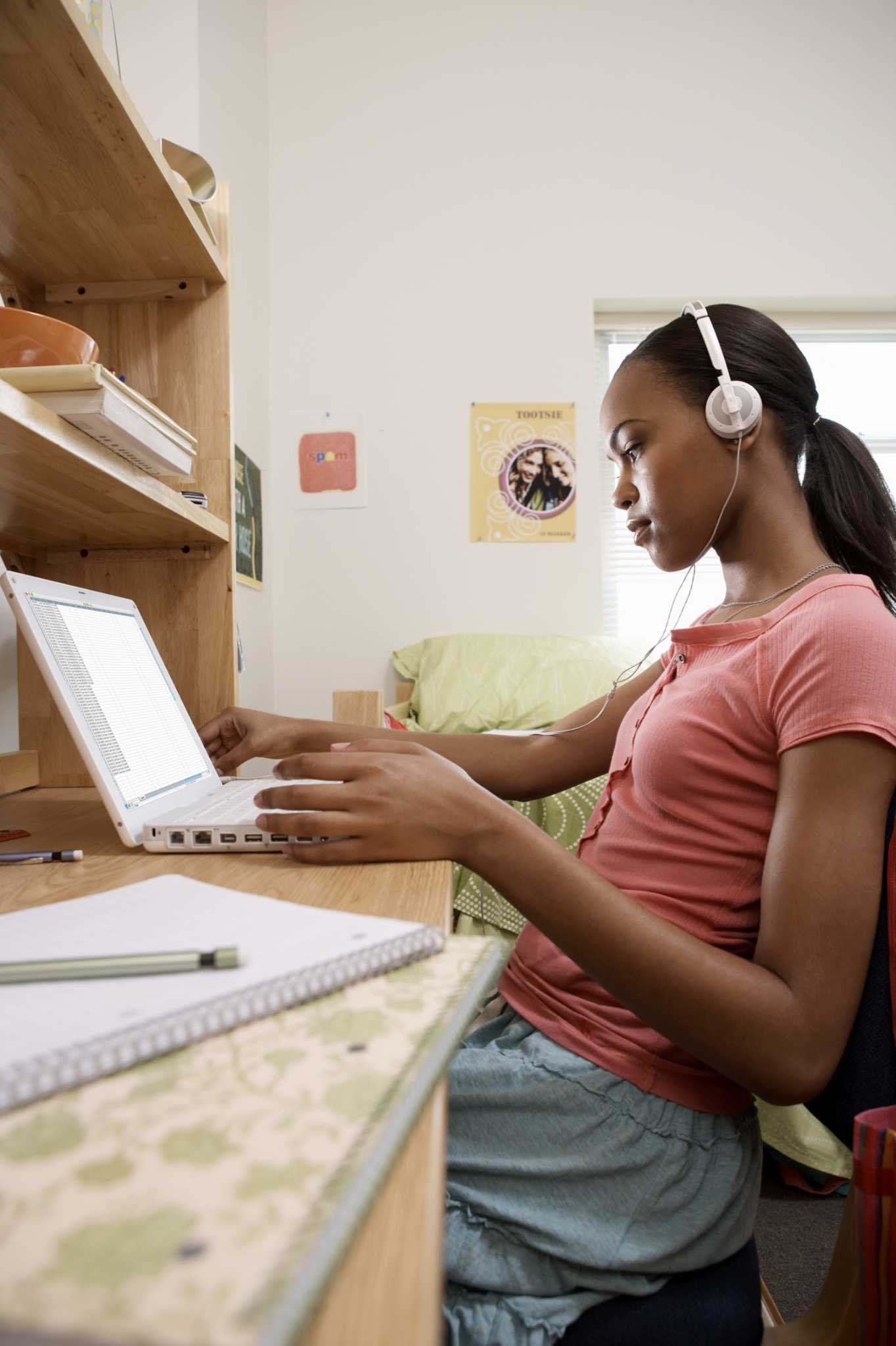 Objectives to Being a Resident Assistant