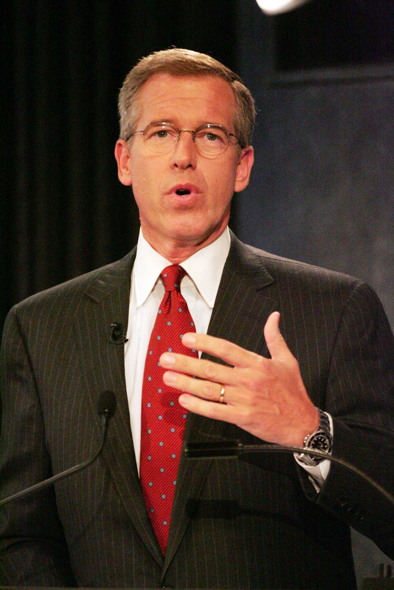 How to Obtain a Job in Newscasting