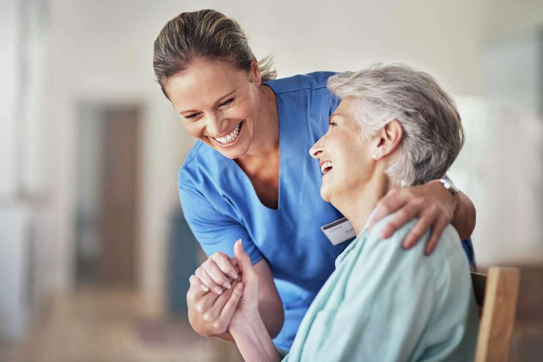 What Does a Patient Care Assistant Do in a Hospital?