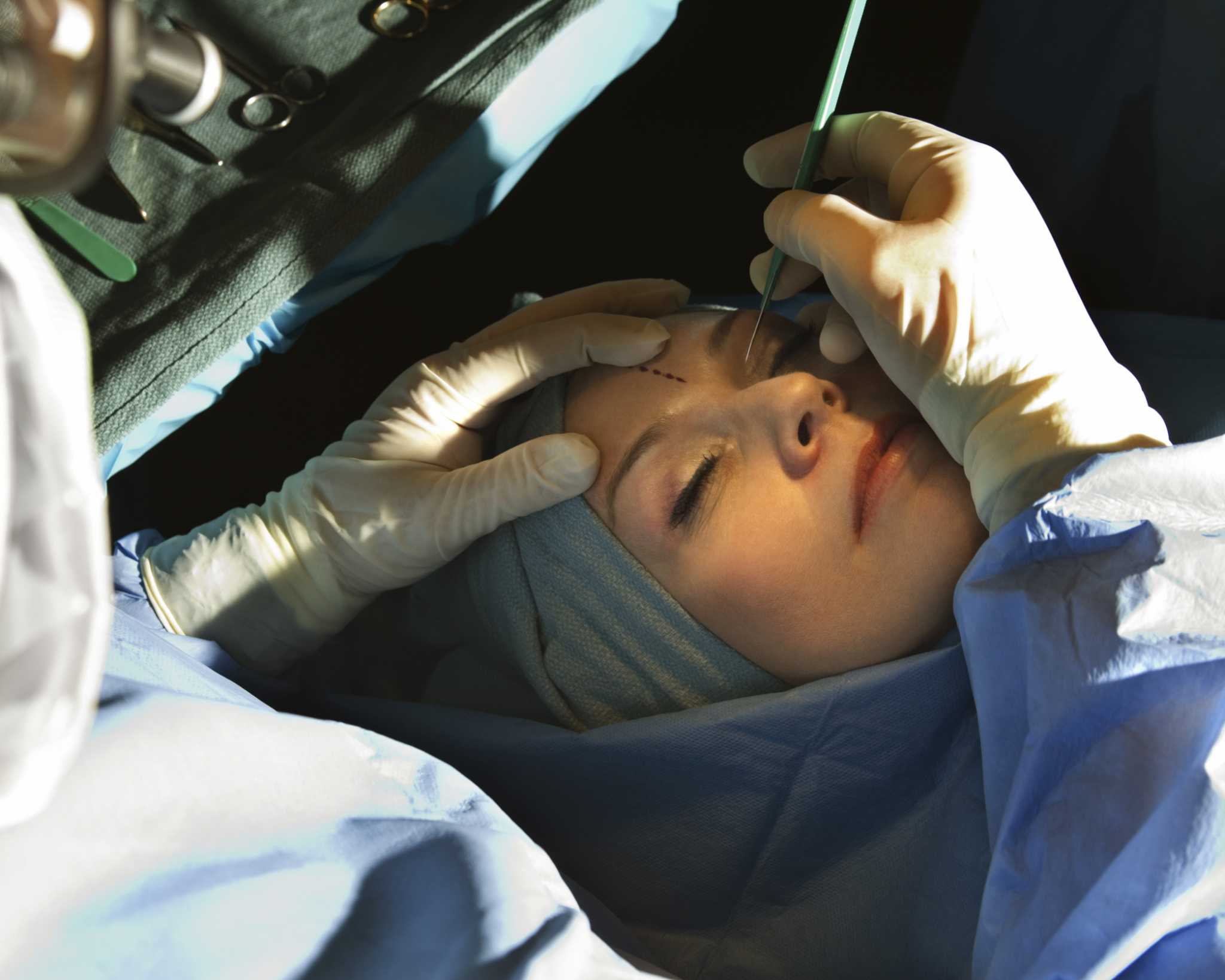 Do Plastic Surgeons Work in Hospitals?