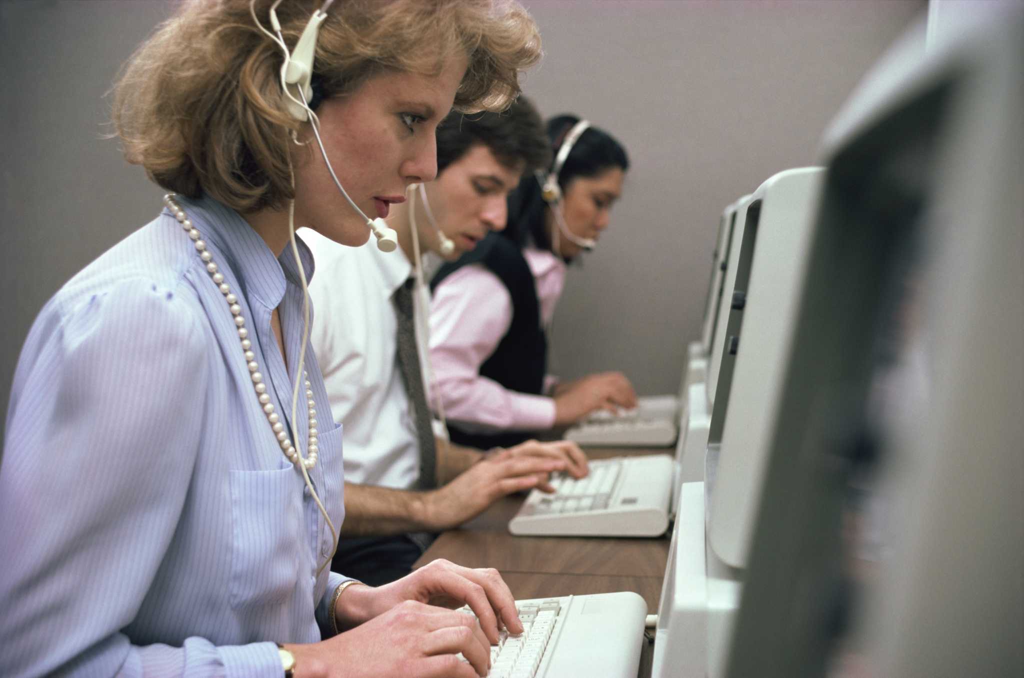 Reasons to Work for a Health Insurance Call Center