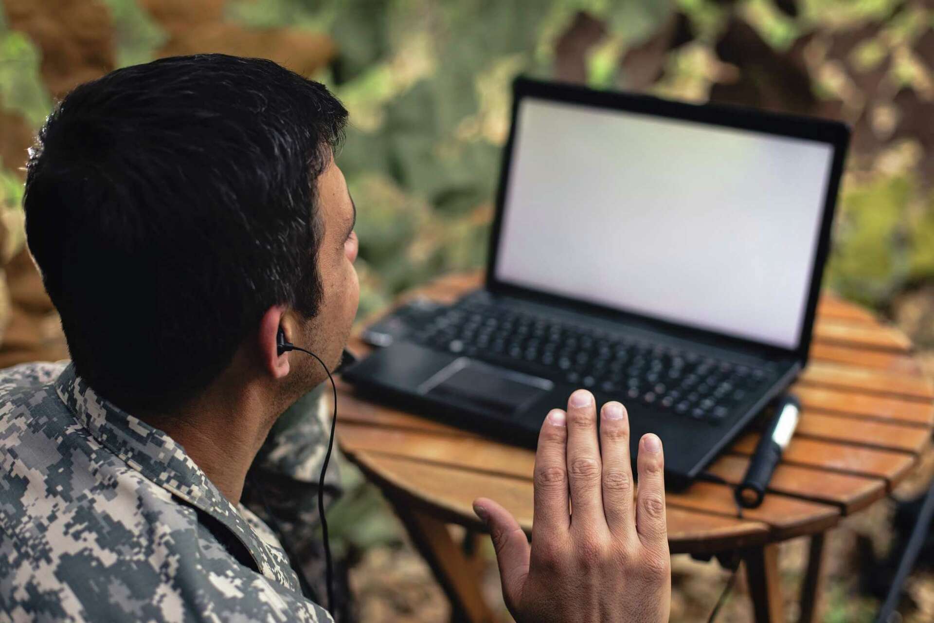 Pros & Cons of the Army National Guard