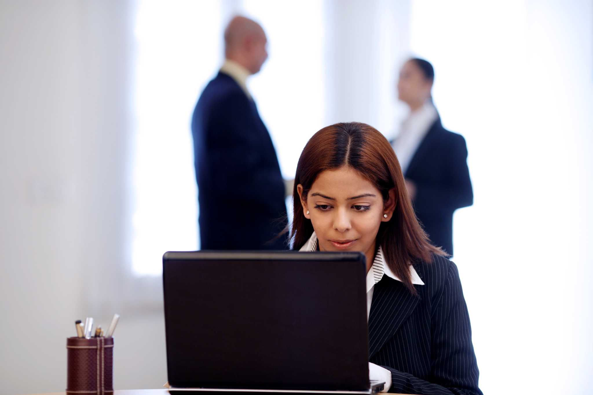 Pros & Cons of an Economist Career