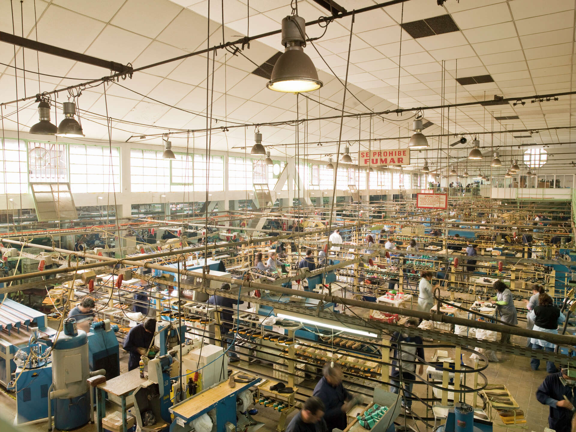 Qualifications to Become a Production Engineer