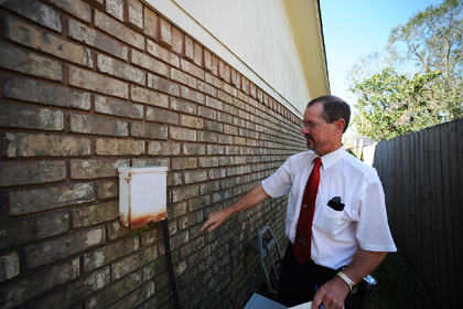 Inspectors take close look for house damage