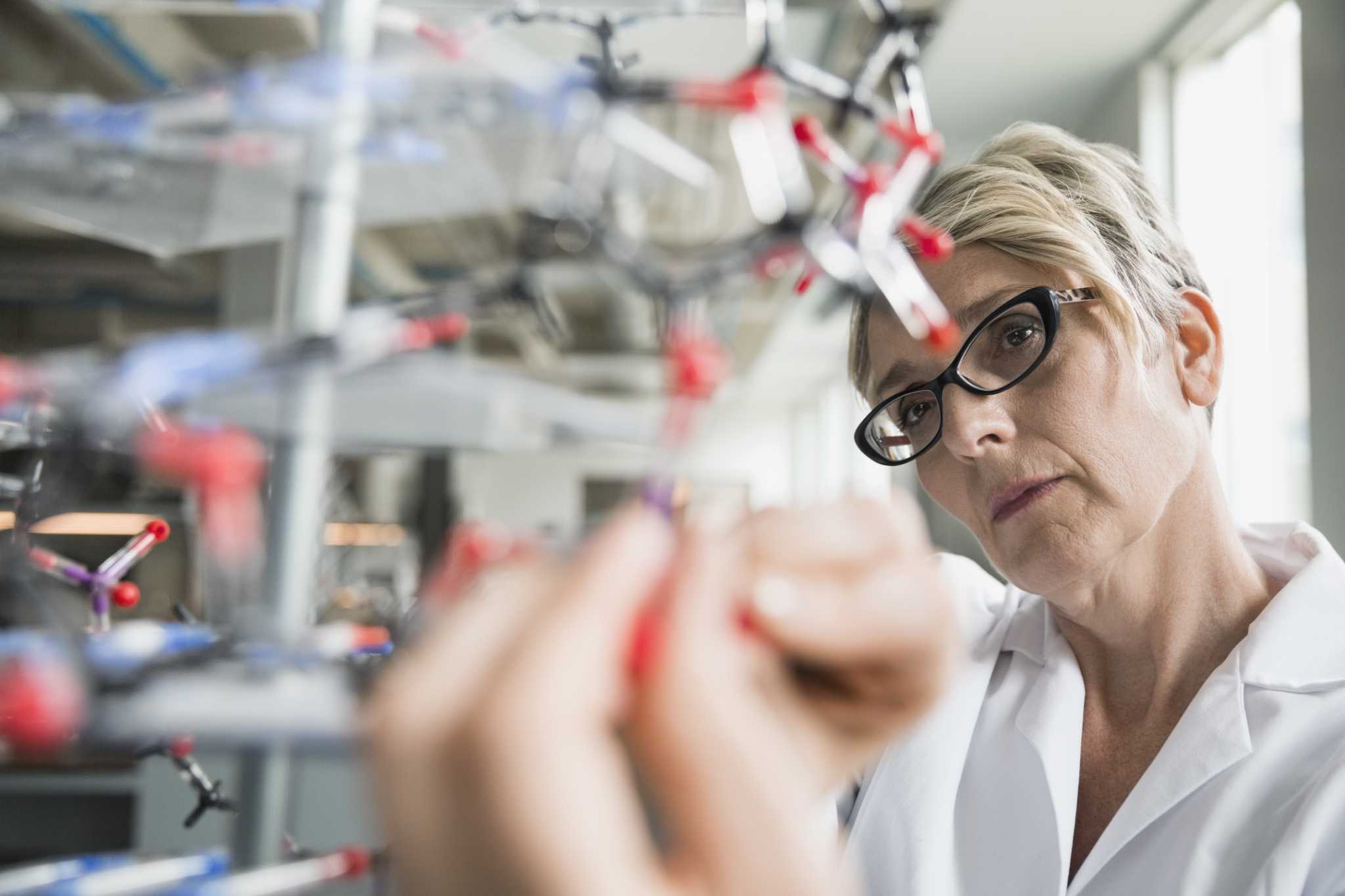 What Is Required to Be a Geneticist?