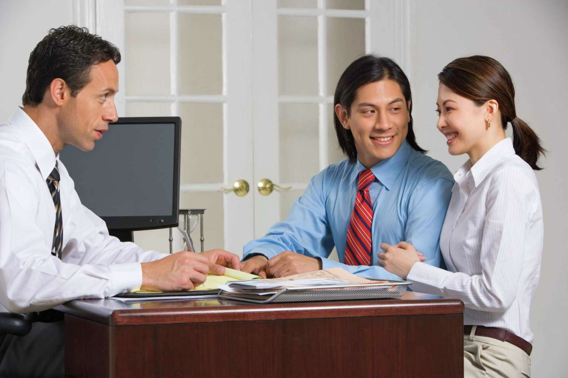 What Is a Retail Broker?