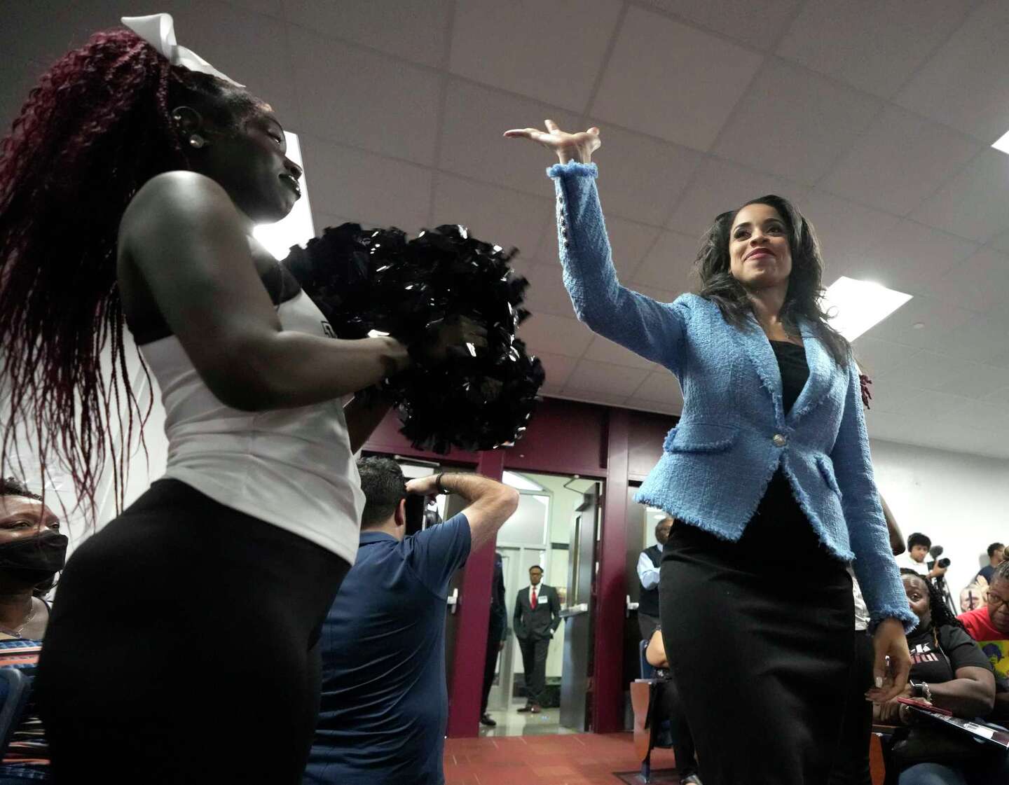 Amanda Edwards announces bid to replace Sylvester Turner in D.C.