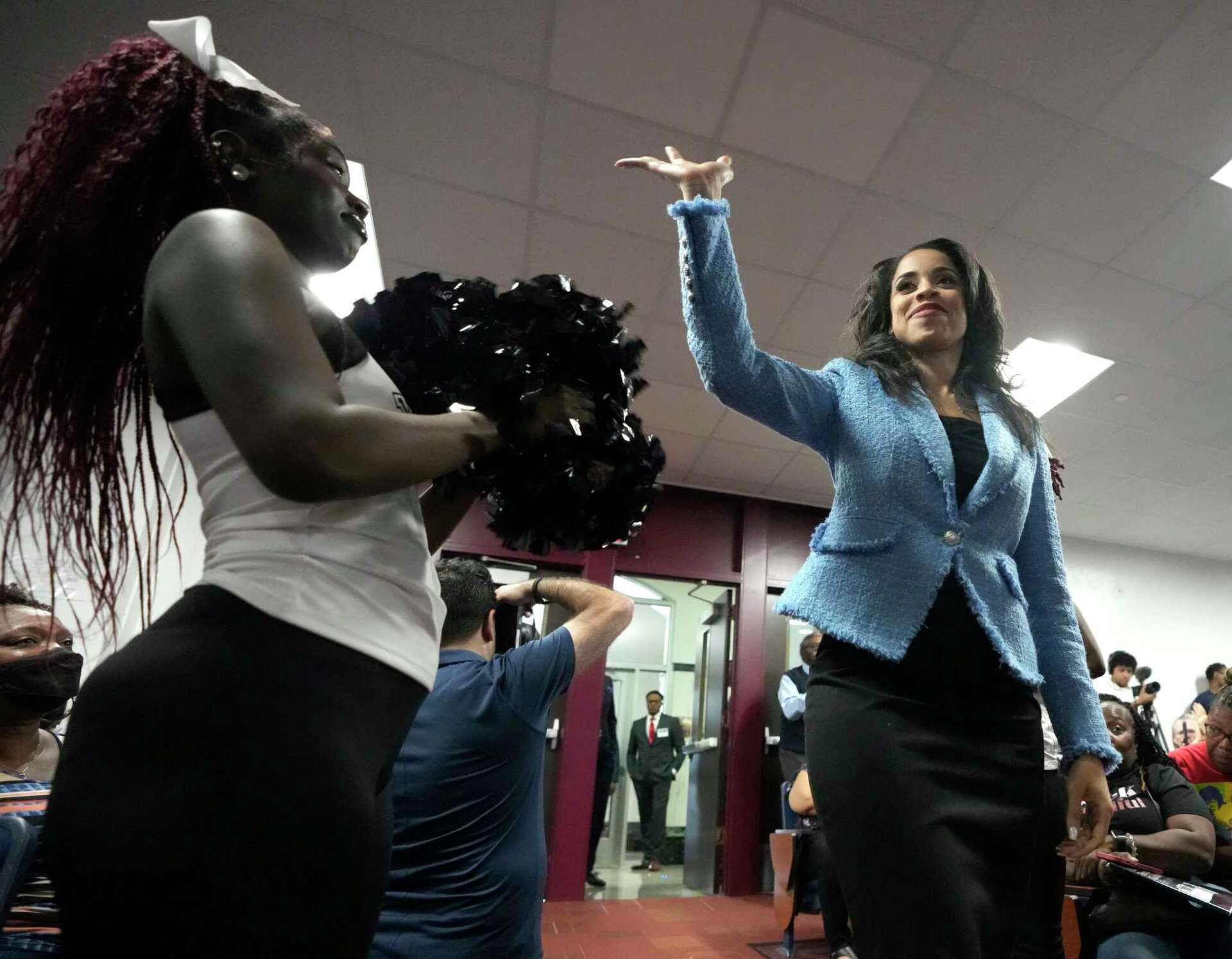 Amanda Edwards announces bid to replace Sylvester Turner in D.C.