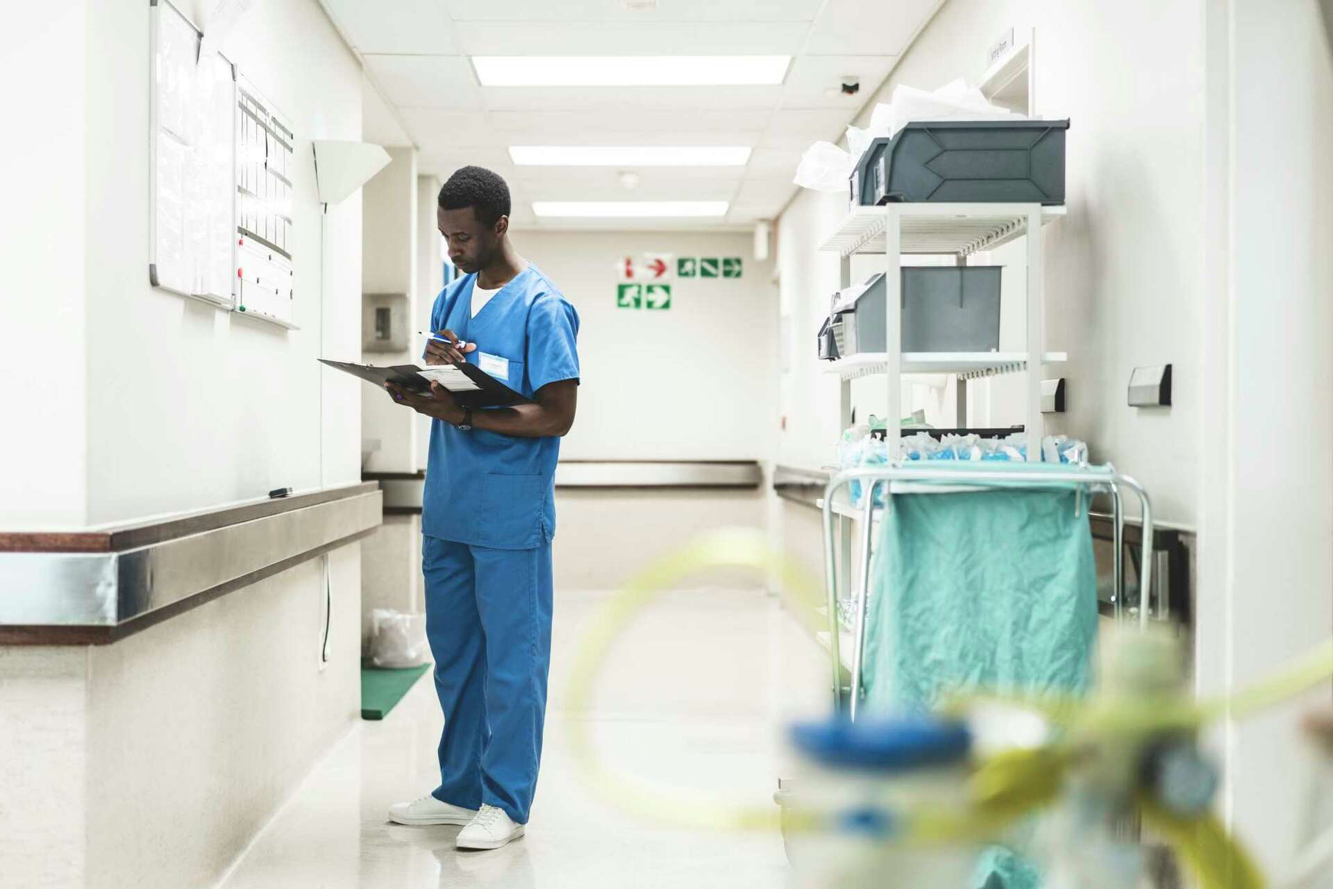 What Is a Scrub Nurse?