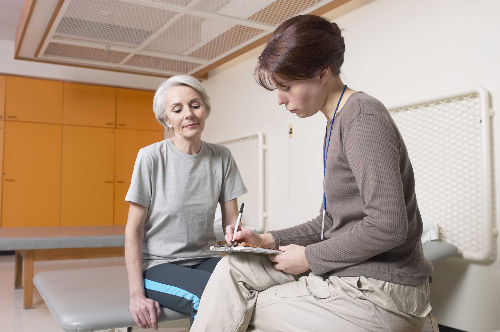 How Do Social Workers & Physical Therapists Work Together?