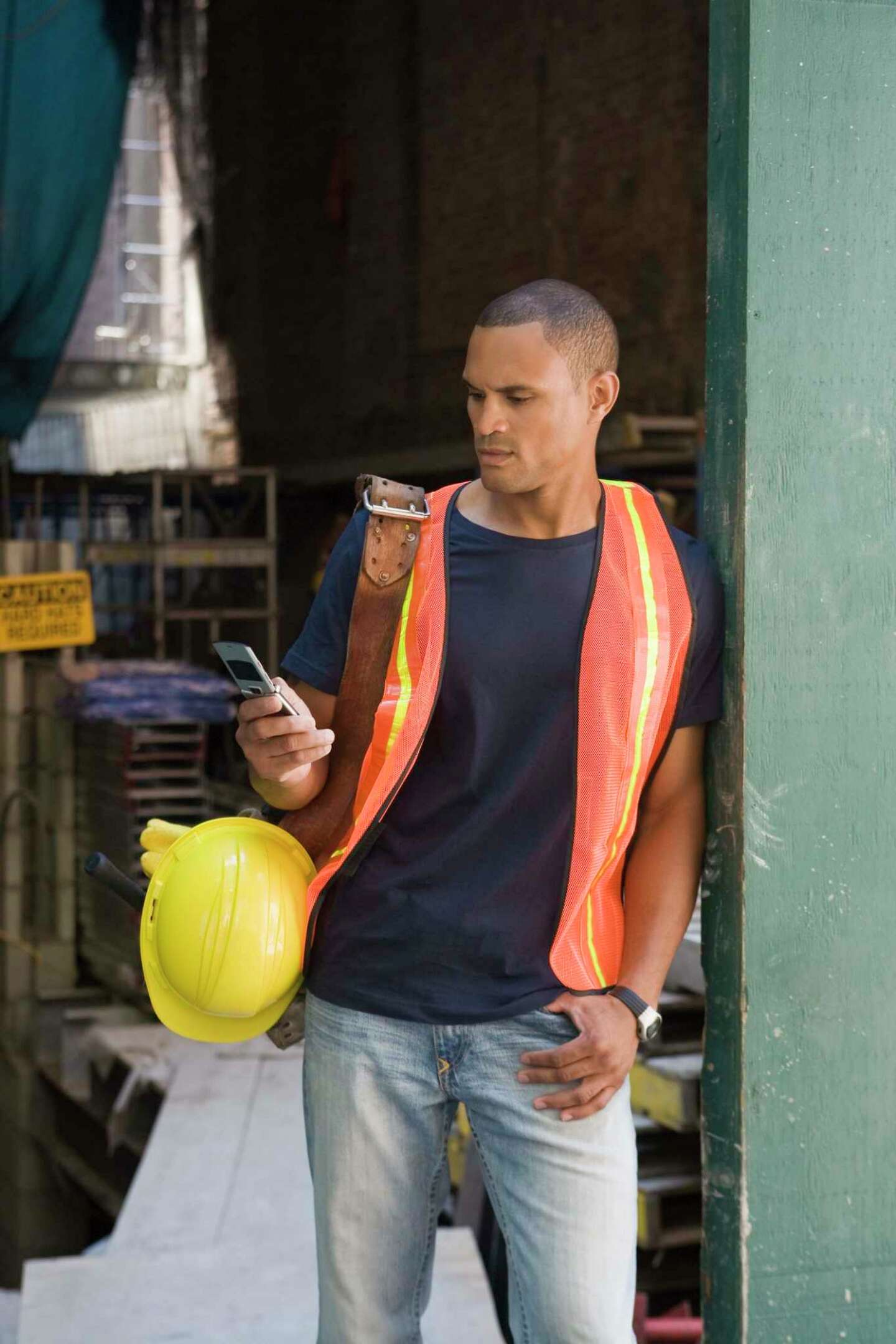 How to Tell a Co-Worker to Stop Using a Cell Phone on the Job