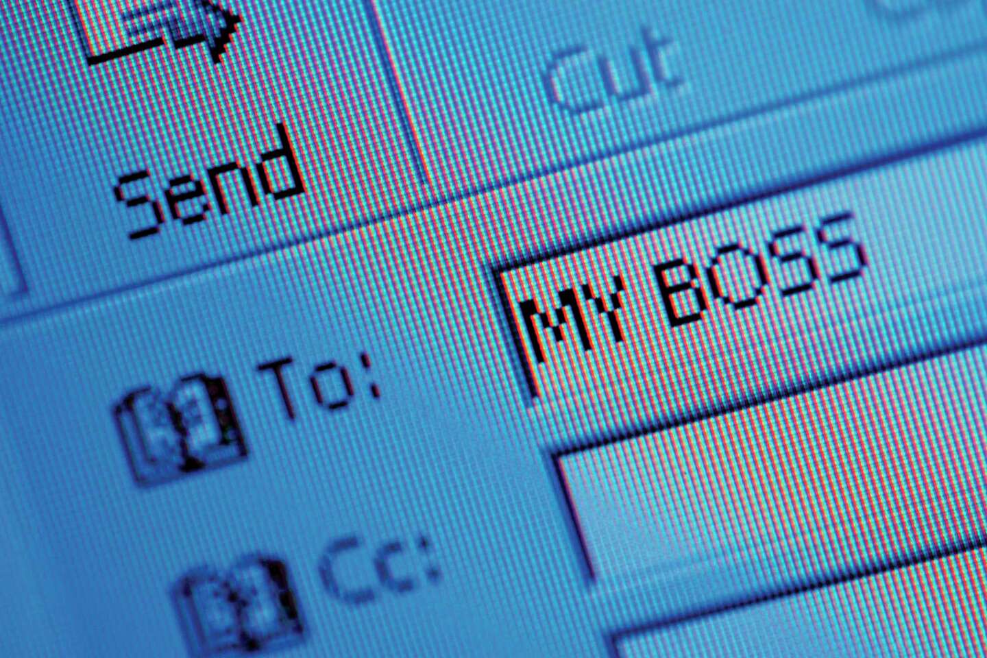 What to Write in an E-mail When Forwarding a Resume