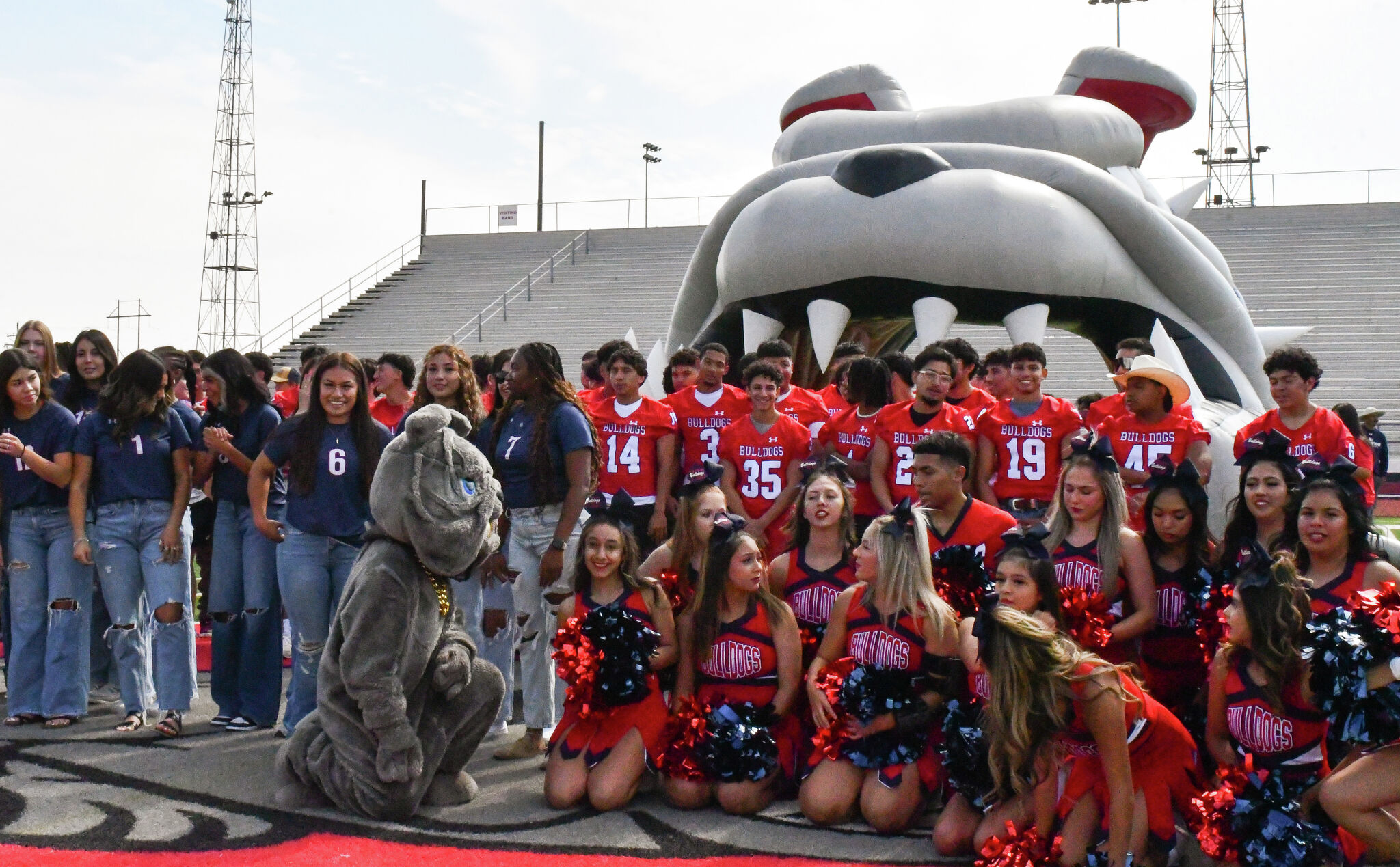 Plainview High School athletes shine during 'Meet the Bulldogs' event