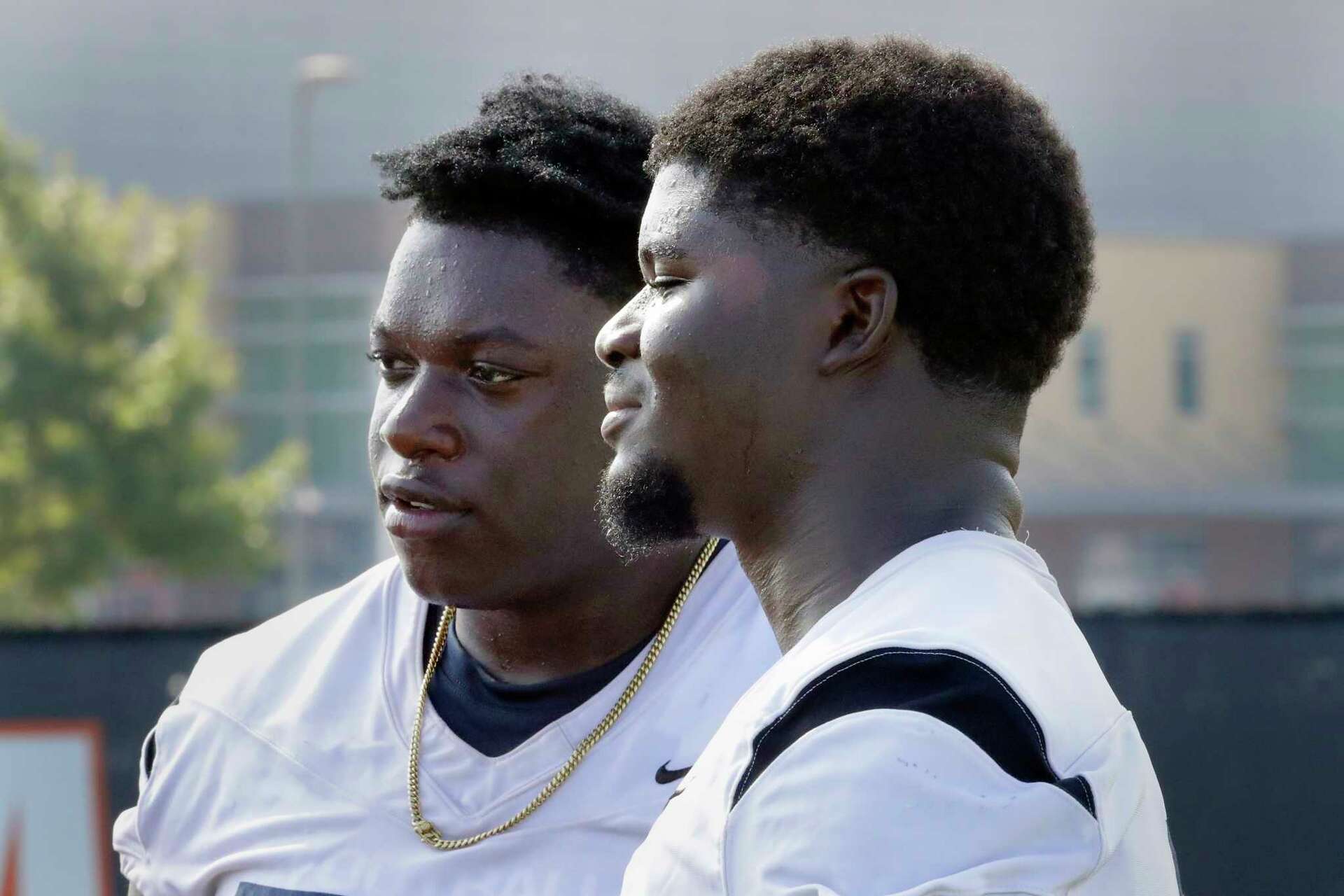 Offensive tackles Jonte Newman, Ryan Fodje lead the way for Bridgeland