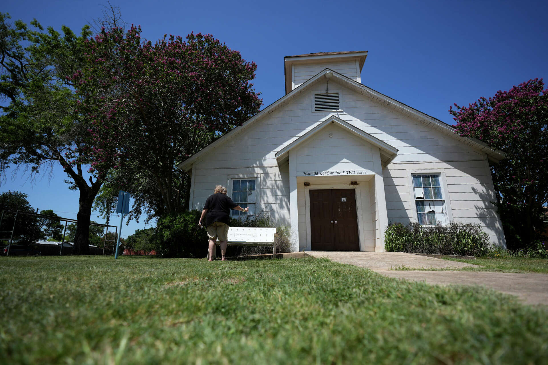Crews demolish site of 2017 Sutherland Springs massacre