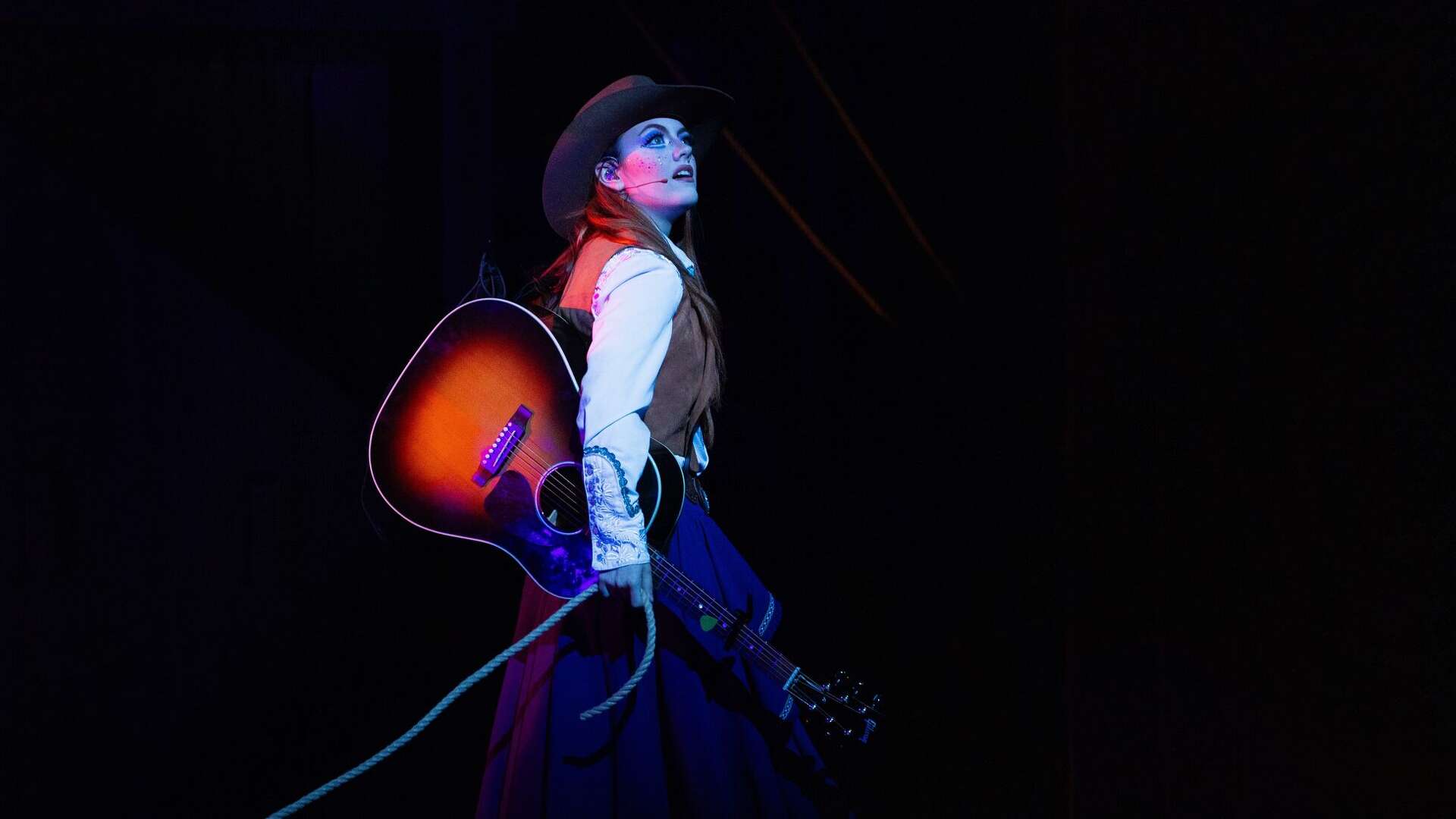 Texas singer lassos role in Cirque du Soleil's new country show