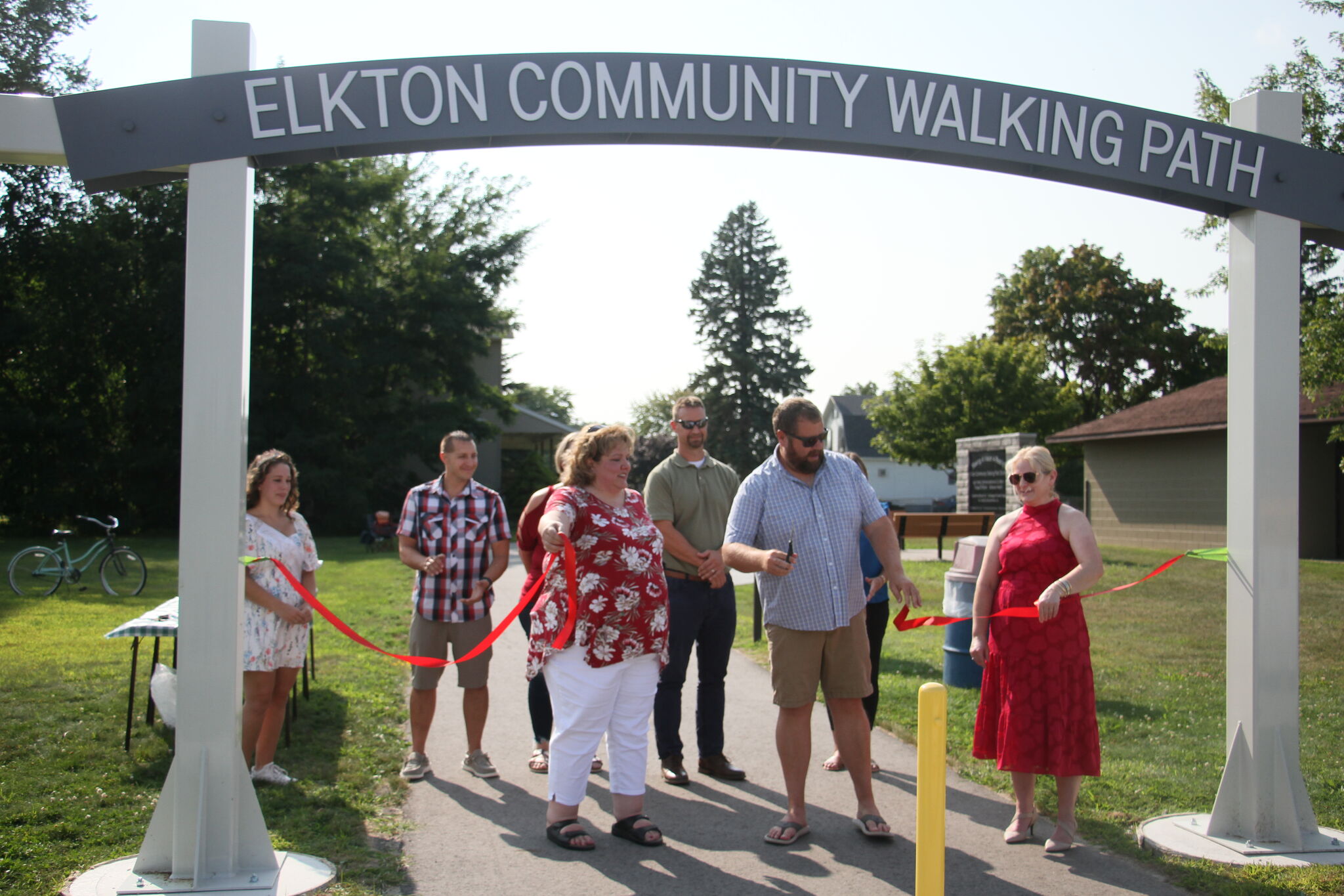 Elkton celebrates new community walking path at Ackerman Park