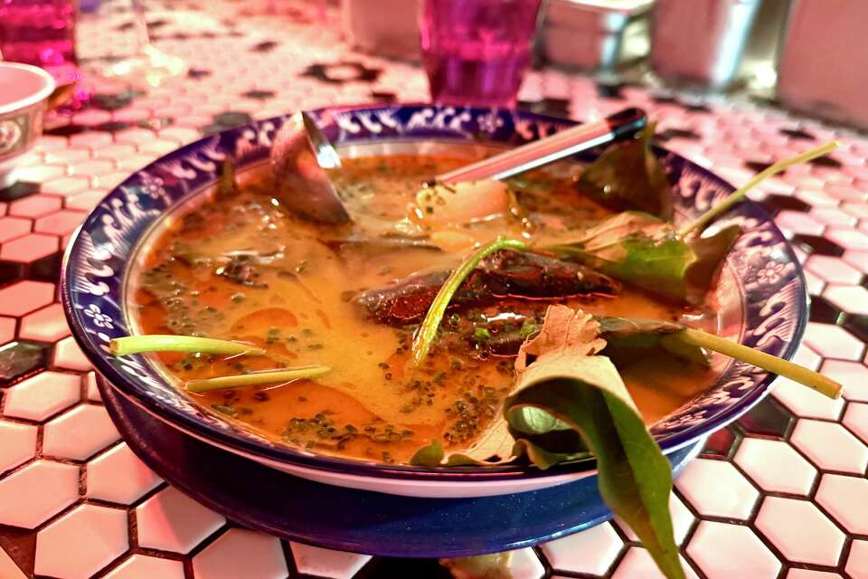 Lil’ Deb’s Oasis in Hudson still delivers after eight years