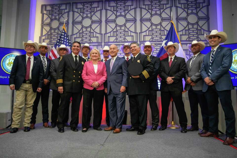 Houston Police Chief Noe Diaz and Fire Chief Tom Muñoz OK'd by council