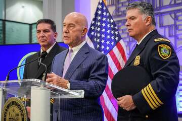 Houston police cadets to receive $10K raise, one-time incentive
