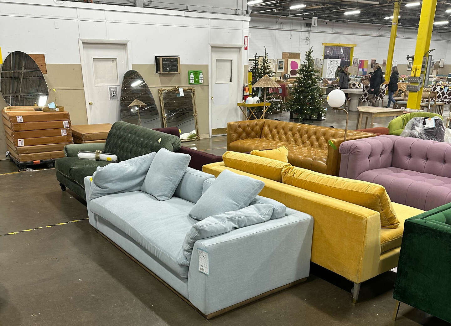Retail 101 discount warehouse moving to Shelton's Constitution Blvd.