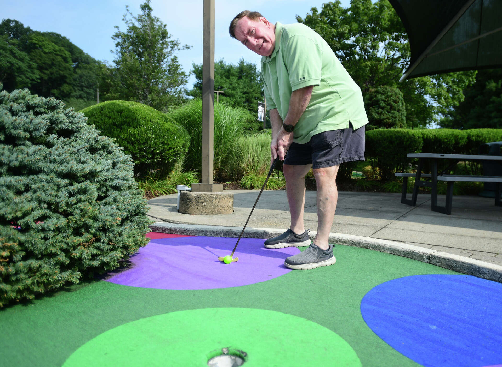 Milford's 'Disco Dan' Worroll shows his moves on the mini golf tour