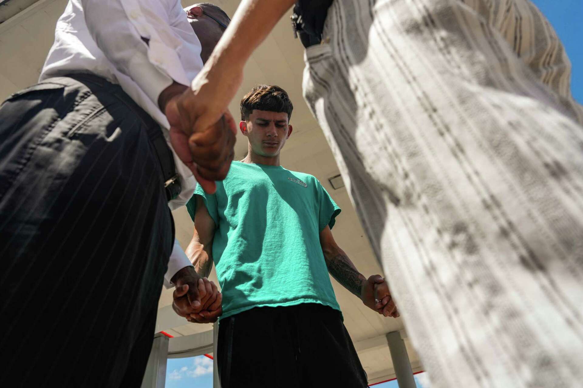 Houston police officer fatally shot man outside gas station