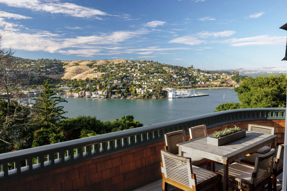 Historic Bay Area house, on a lot bought for $10 in gold coins, hits