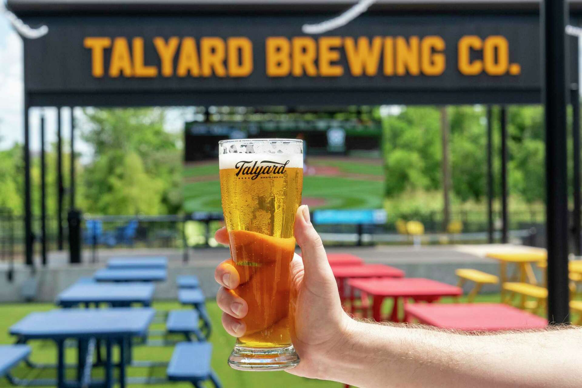 New Talyard Brewing in Sugar Land has beer garden with live music
