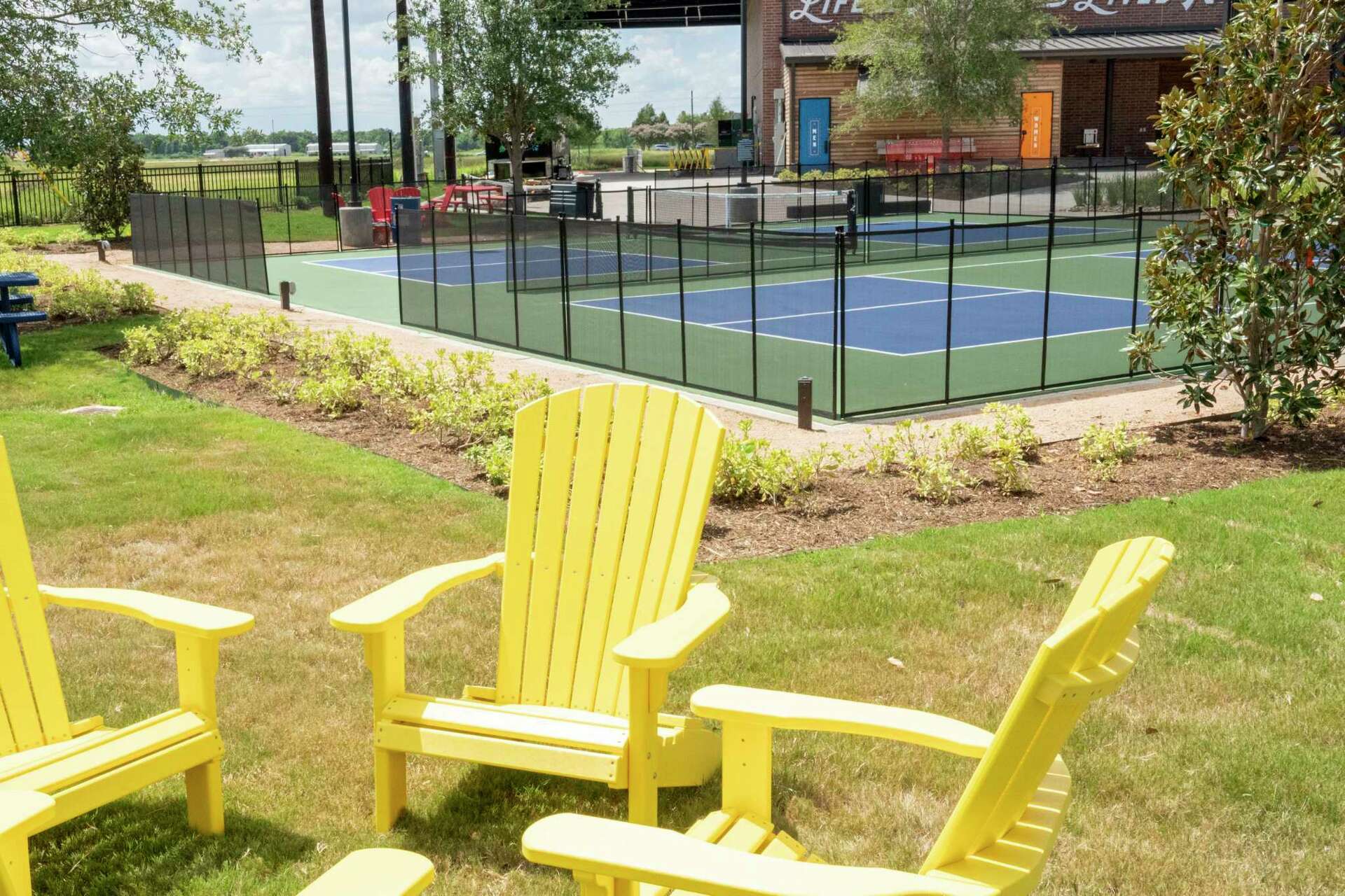 New Talyard Brewing in Sugar Land has beer garden with live music
