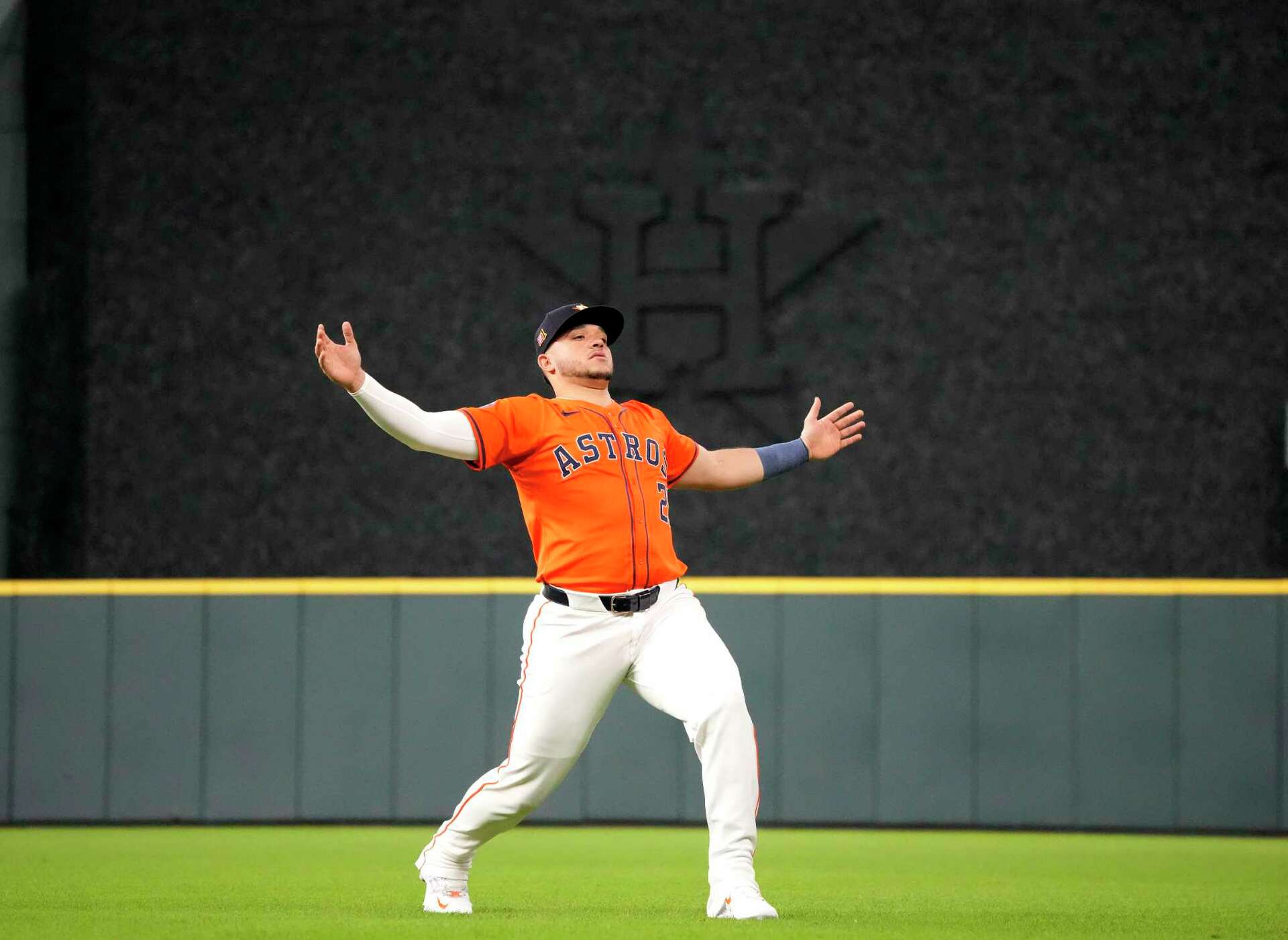 Houston Astros: Minute Maid Park's batter's eye darkened