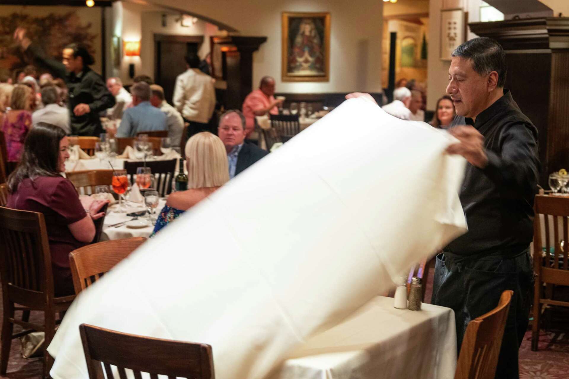 Houston Italian restaurant Damian’s closing night after 41 years