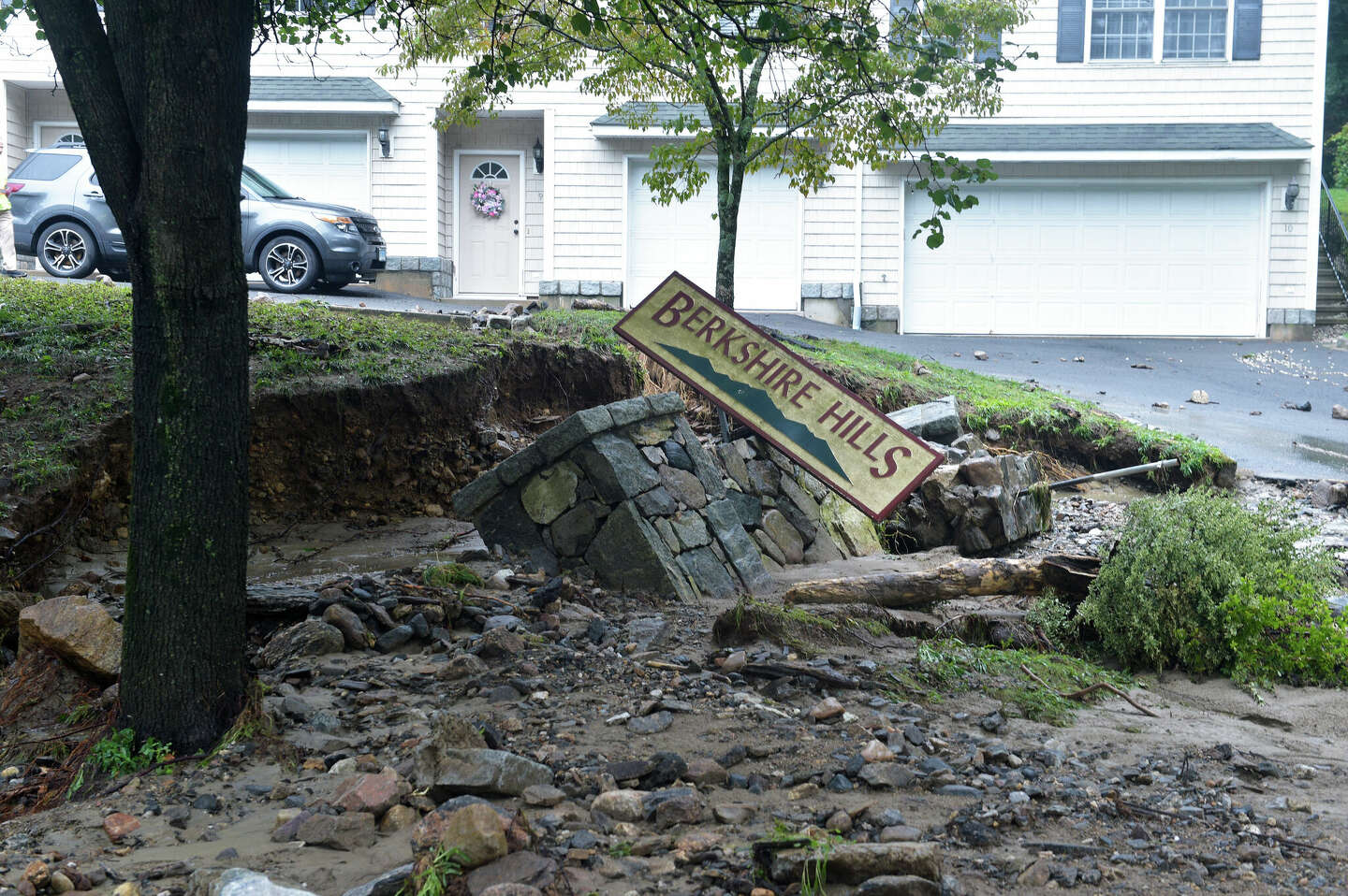 CT floodwaters killed 2 people, destroyed roads: Live updates